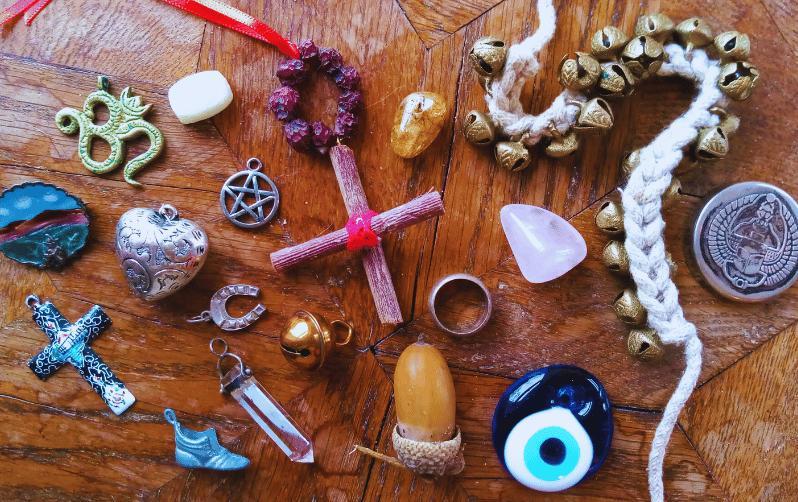 Amulets, Talismans & Charms: Magical Objects for Protection, Luck ...